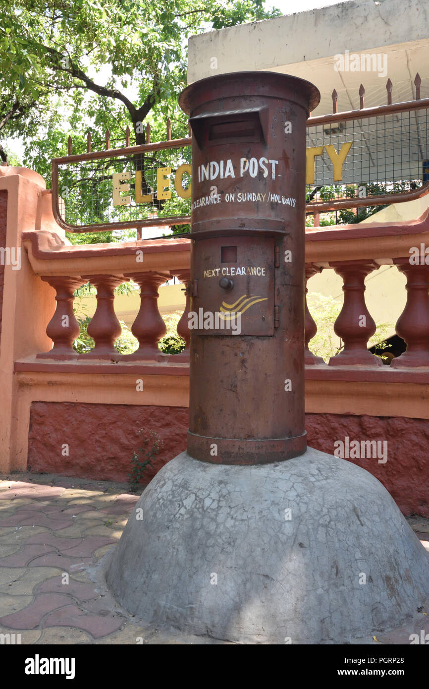 Postbox of the Gurusaday Dutta road, Kolkata, India Stock Photo - Alamy