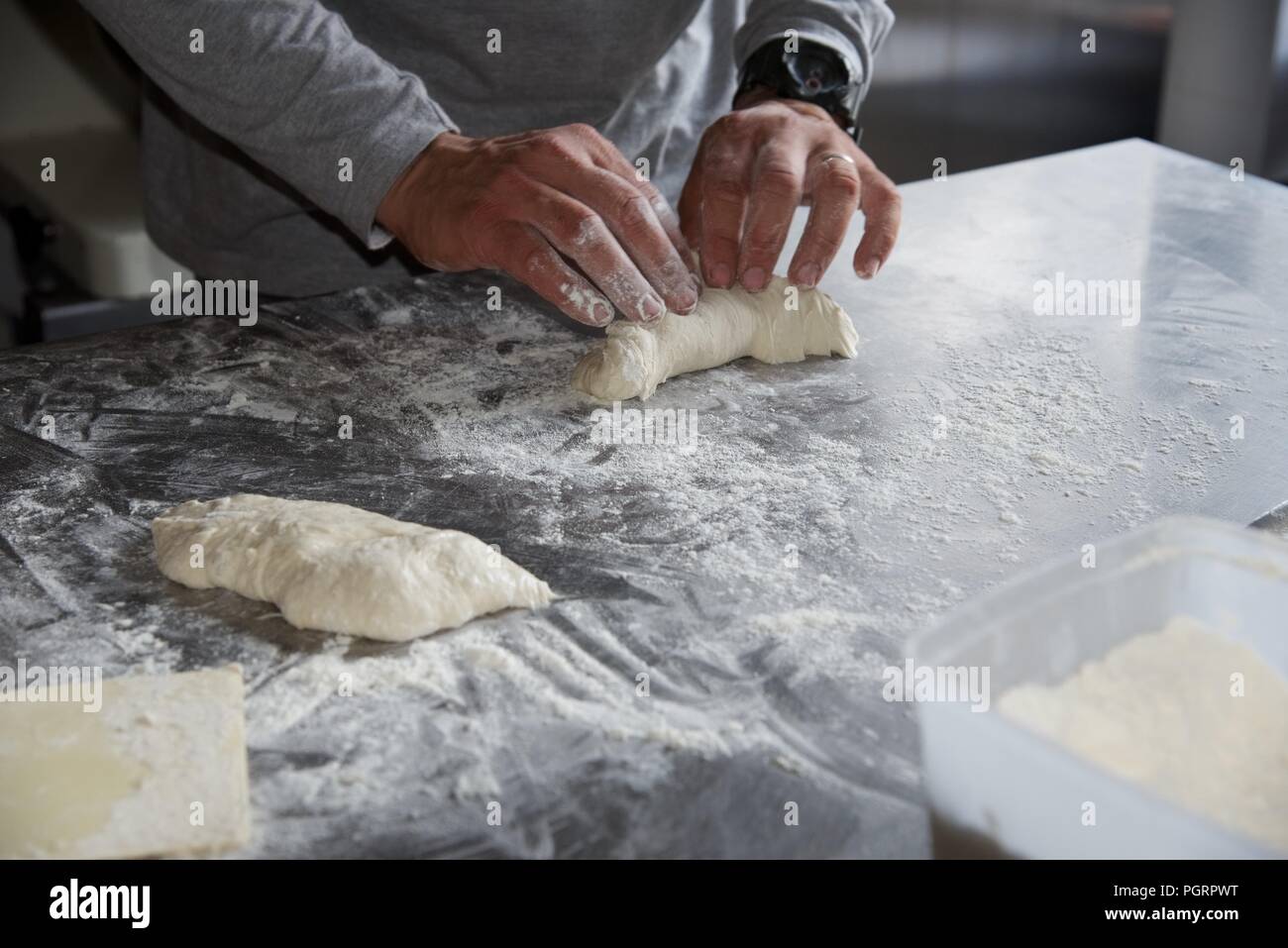 Scoring bread hi-res stock photography and images - Alamy