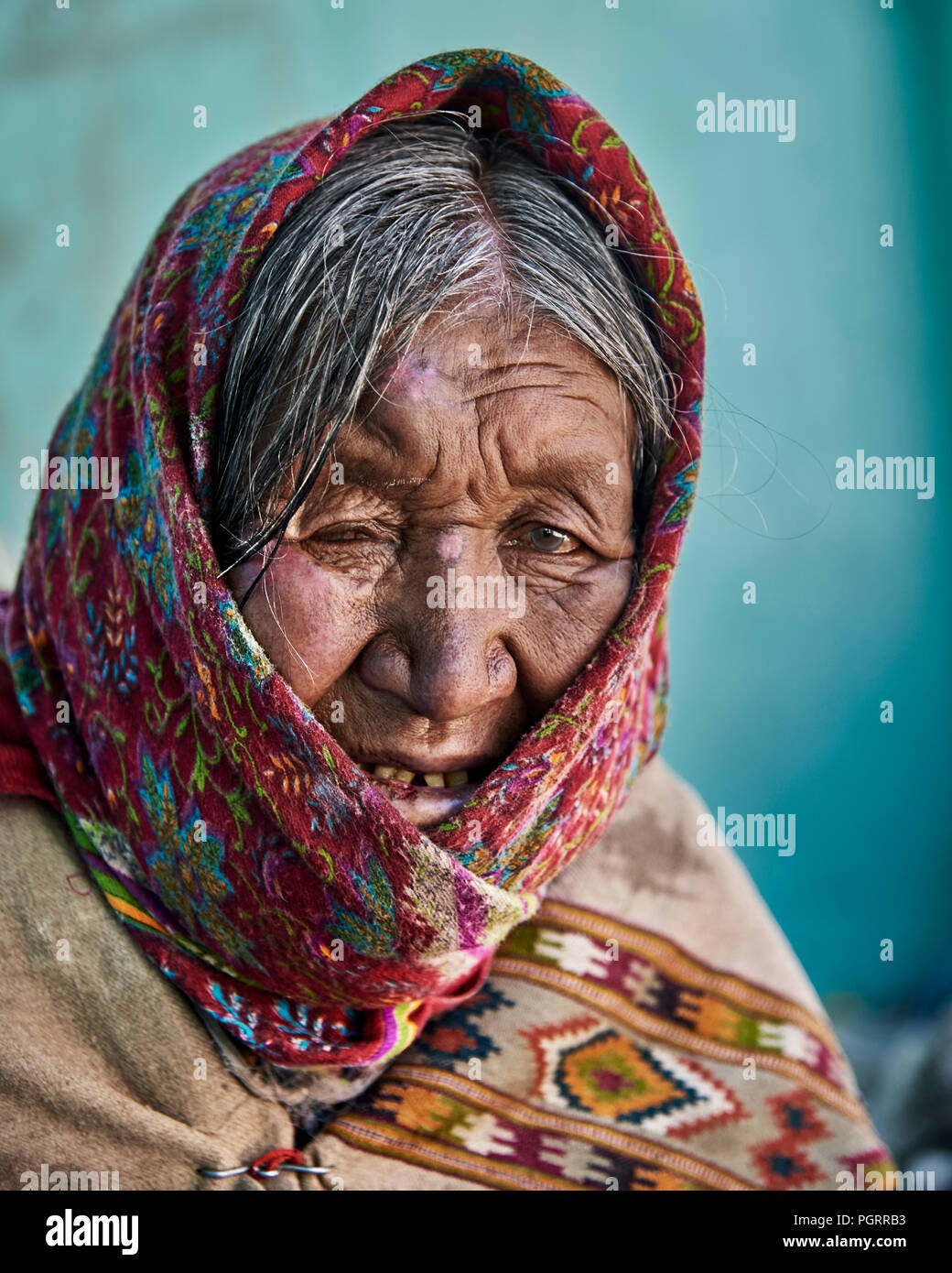 People from cold dessert Stock Photo - Alamy