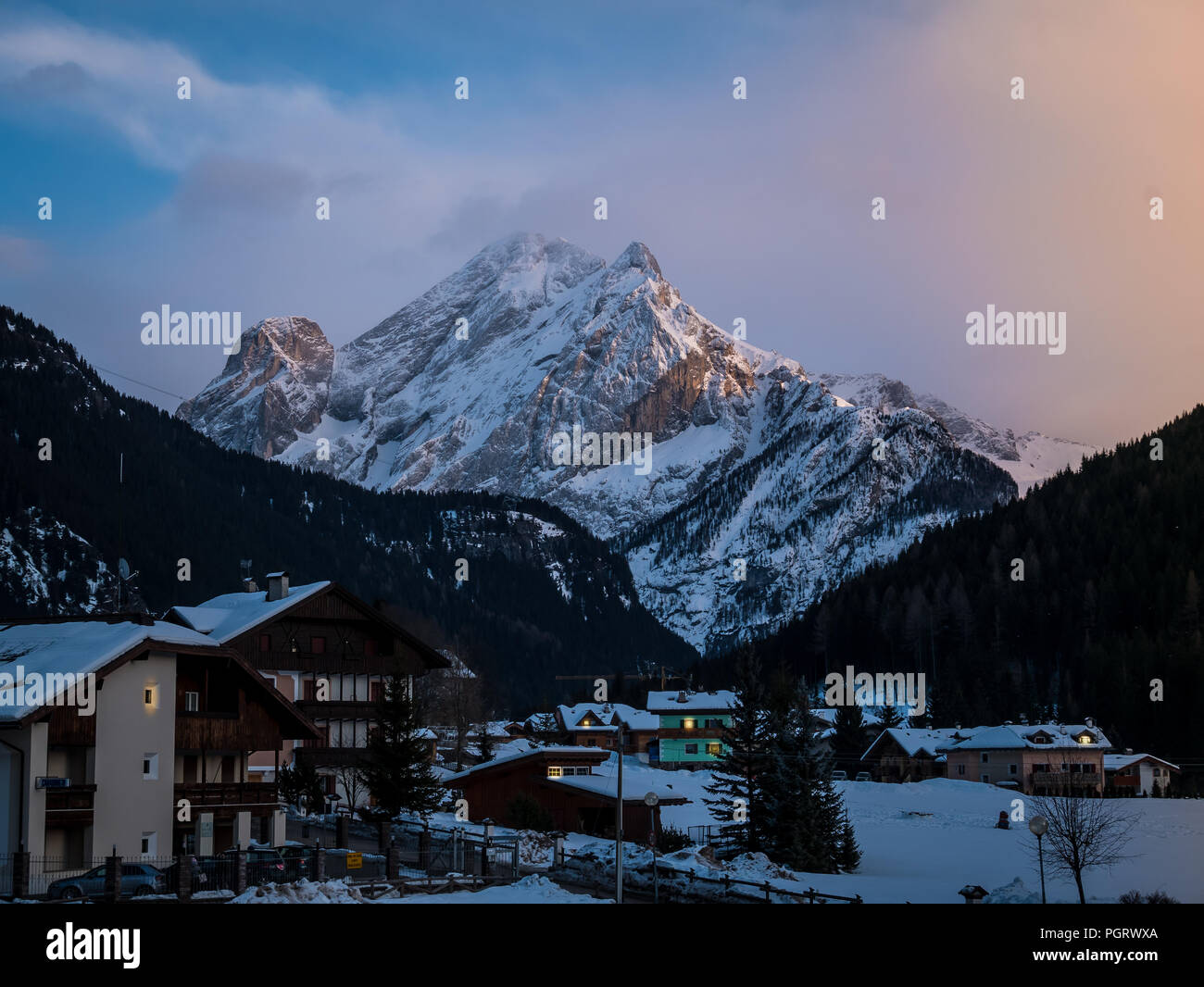 Canazei ski lift hi-res stock photography and images - Alamy