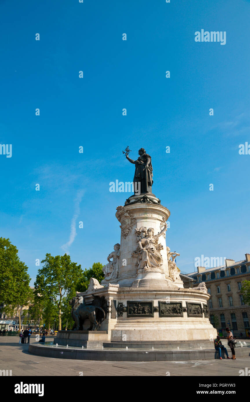 Marianne statue paris hi-res stock photography and images - Alamy