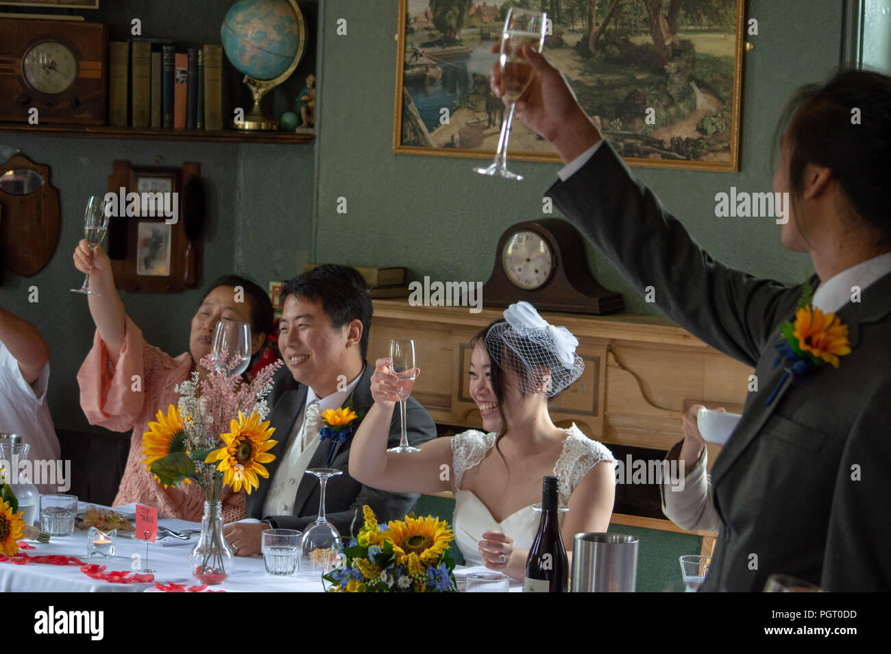 Best man speech hi-res stock photography and images - Alamy