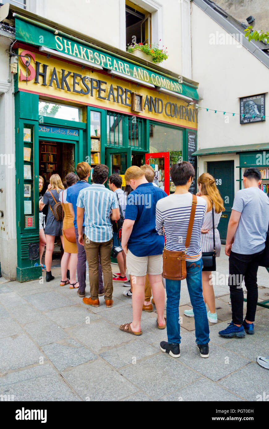 Queue, outside Shakespeare & Company, bookshop, Latin Quarter, Paris ...