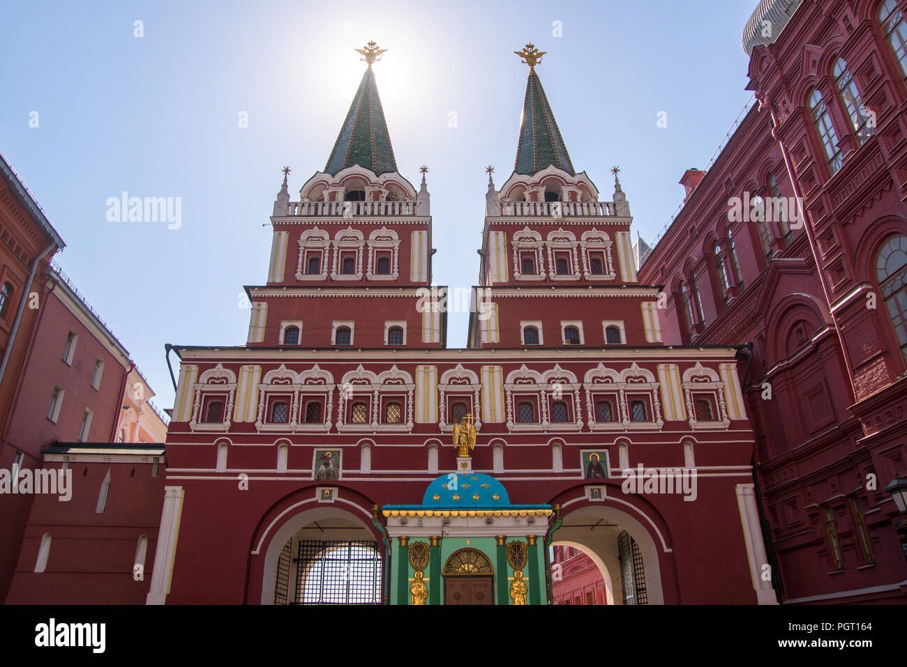 View of Resurrection Gate on Red Square in Moscow in sunlight Stock ...