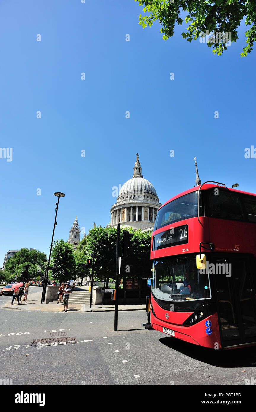 Travel in london england hi-res stock photography and images - Alamy