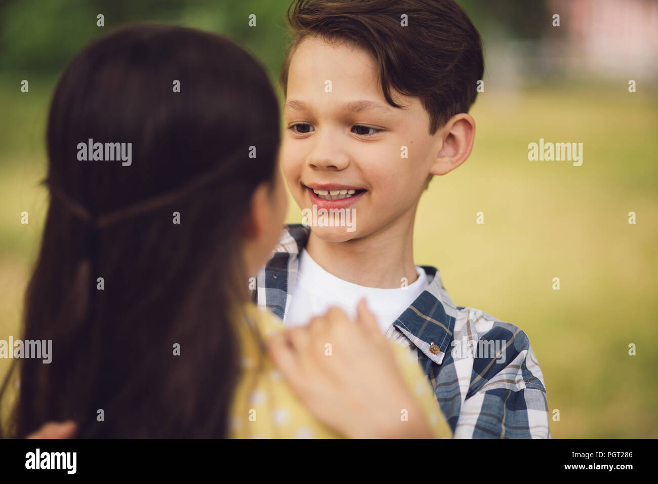 Little kids hugging Stock Photo - Alamy