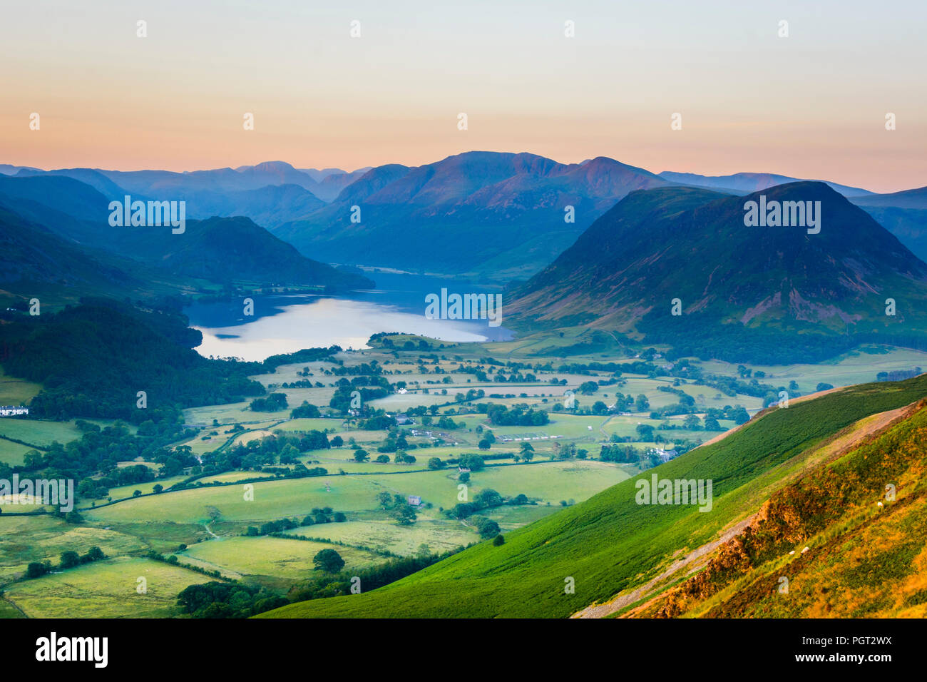 Sunrise over Crummock Water with Mellbreak fell, from Low fell ...