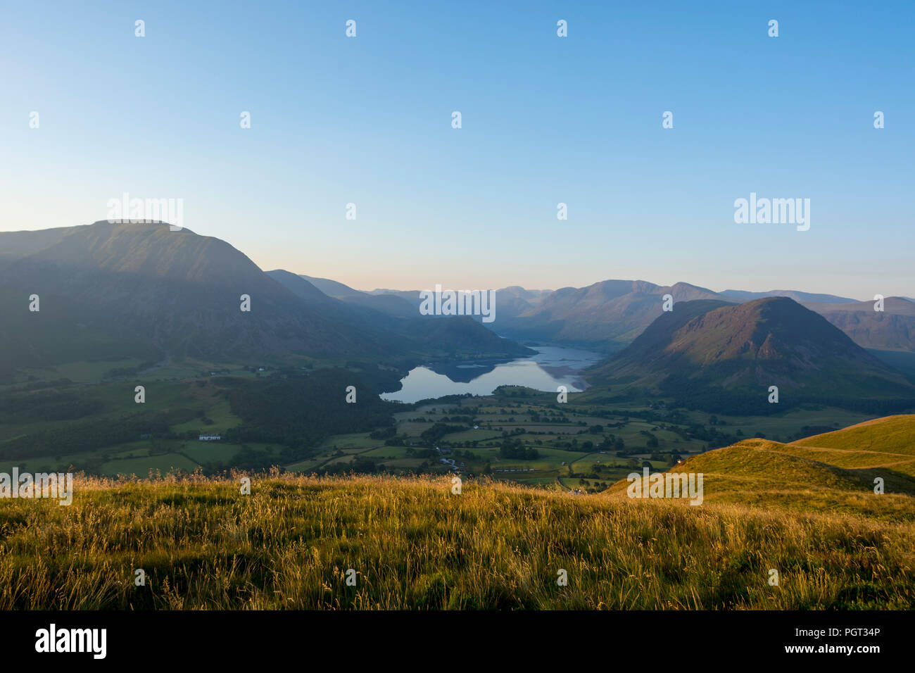 Sunrise over Crummock Water with Mellbreak fell, from Low fell ...