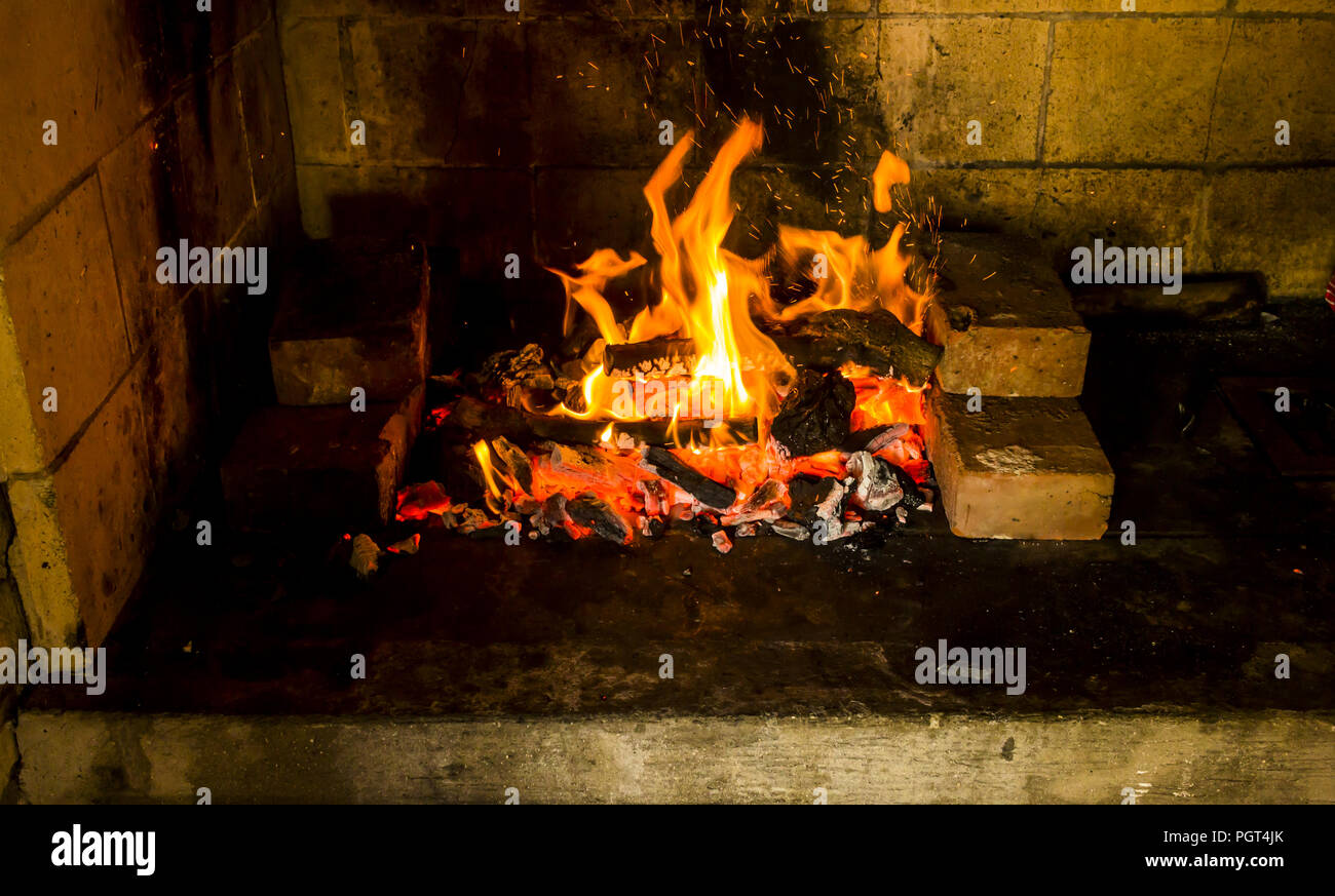 Little fire hi-res stock photography and images - Alamy