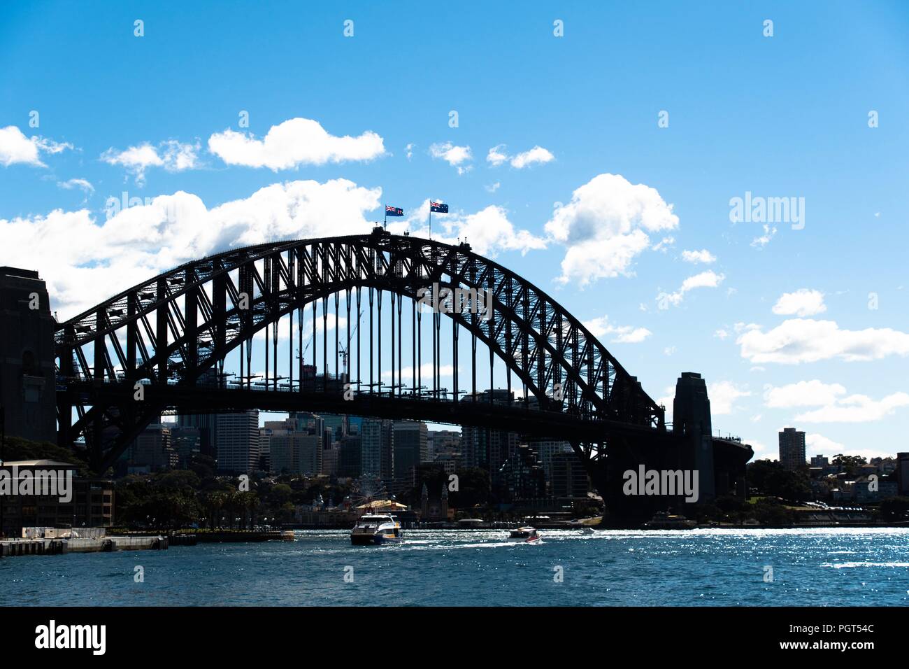 Harbour bridge wiht the sun hi-res stock photography and images - Alamy