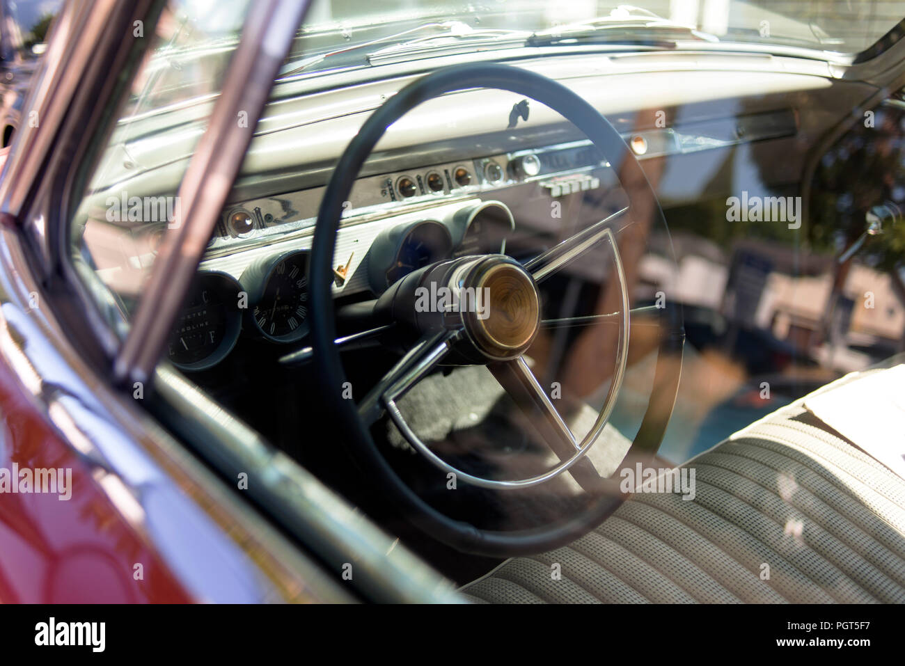 A view of a classic vintage car interior Stock Photo - Alamy