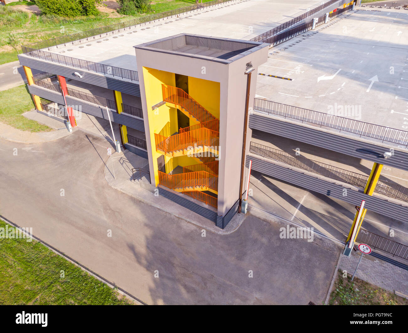 Parking garage stairs hi-res stock photography and images - Alamy