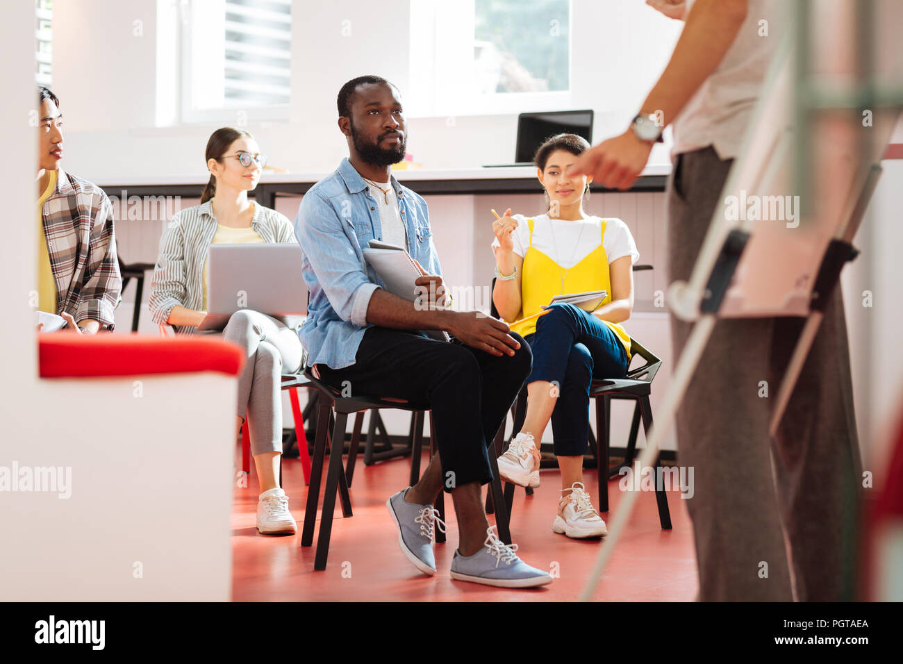 Learners in classroom hi-res stock photography and images - Alamy