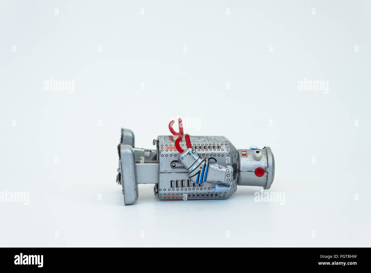 Dead robot hi-res stock photography and images - Alamy