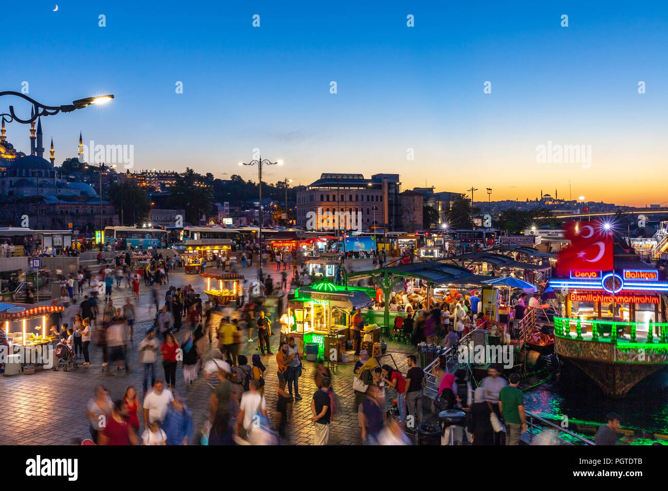 Crowd turkey hi-res stock photography and images - Alamy