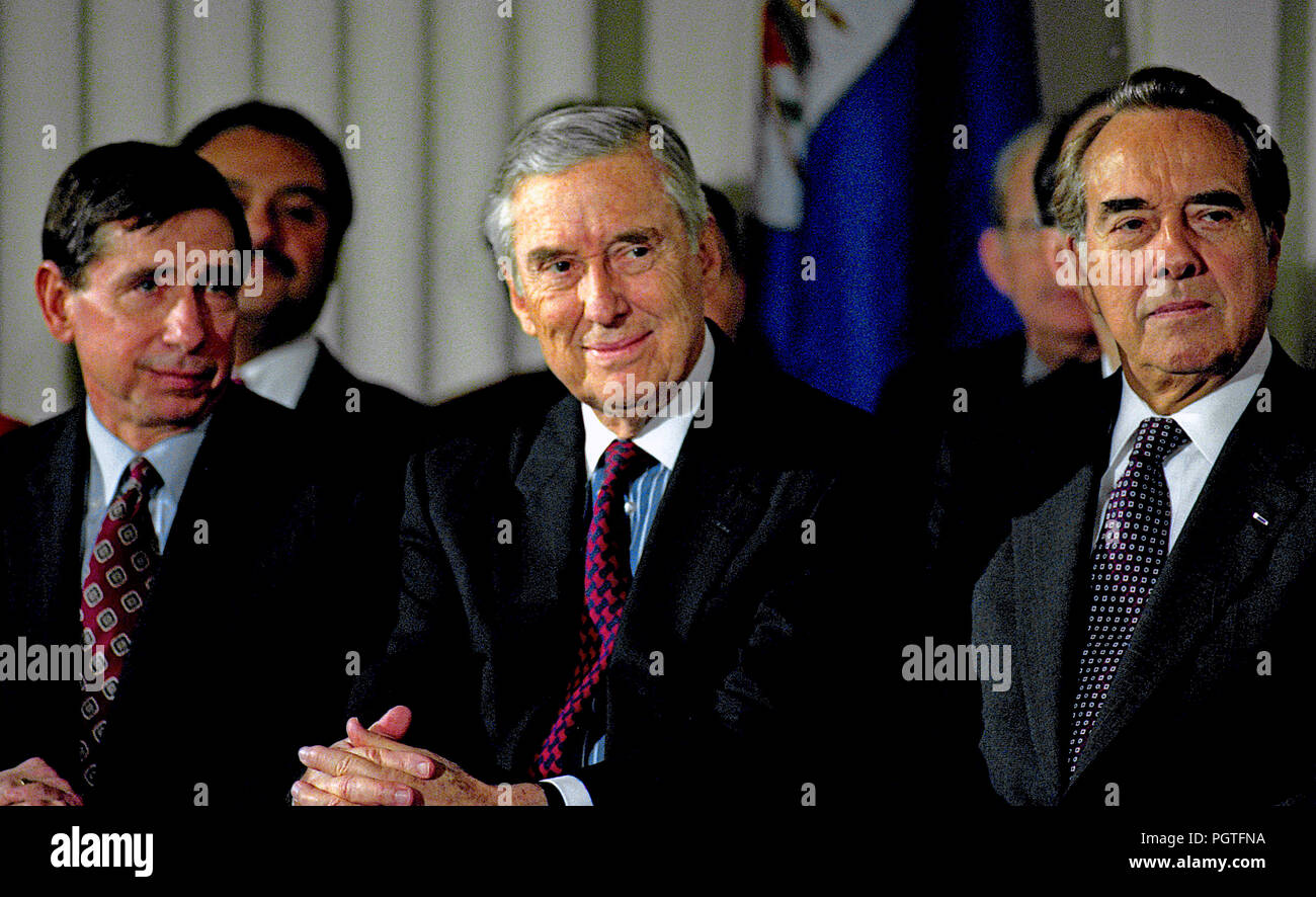 Washington DC., USA, December 8, 1994 Attending the NAFTA-GATT signing left to right are Trade ...