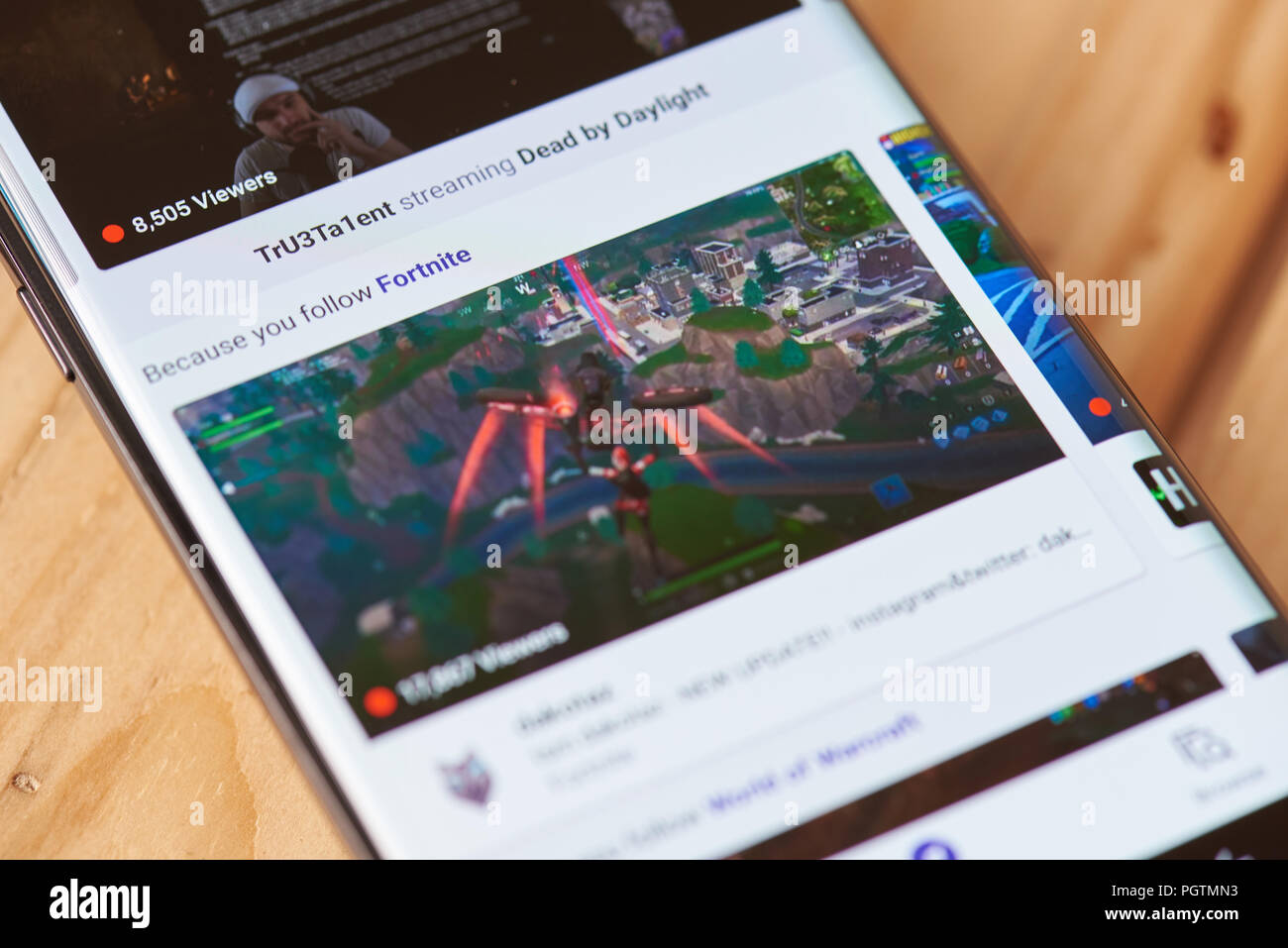 Live streaming logo hi-res stock photography and images - Alamy