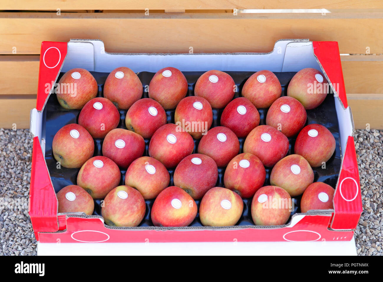 Cardboard crate hi-res stock photography and images - Alamy