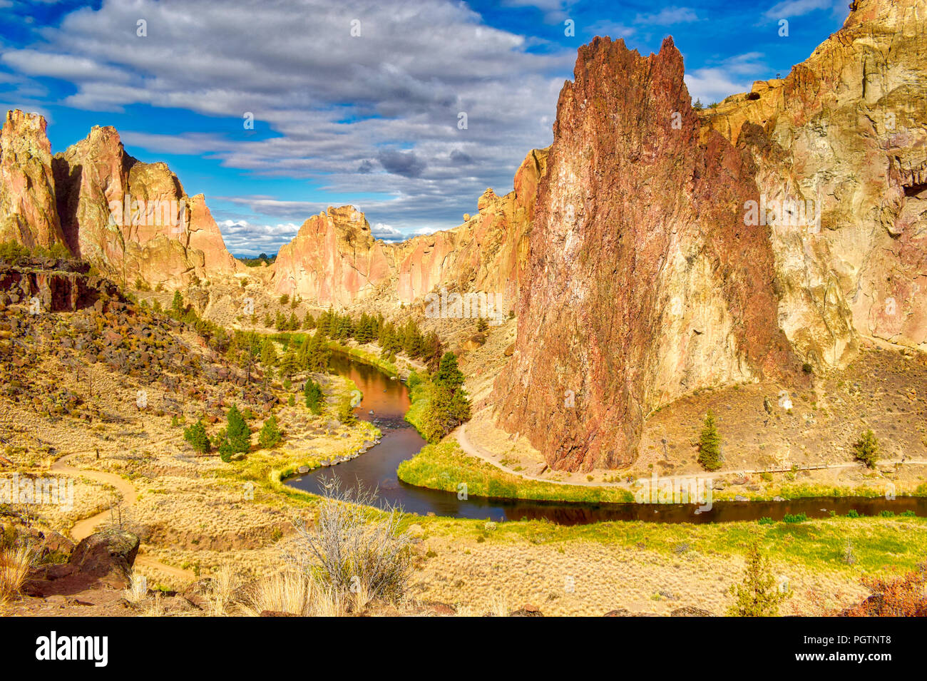 Smith Rock State Park in Central Oregon Stock Photo - Alamy