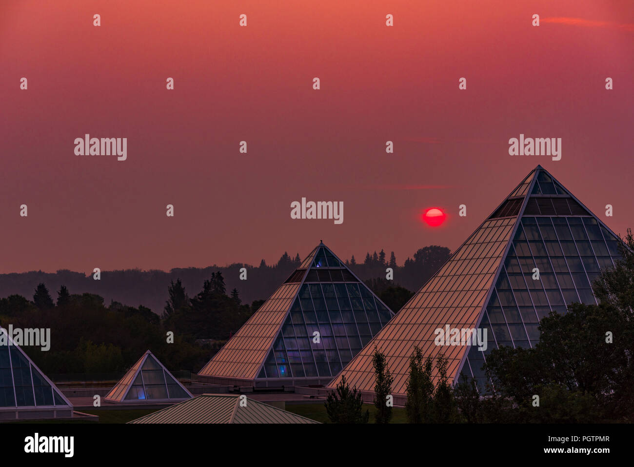 Pyramids hi-res stock photography and images - Alamy