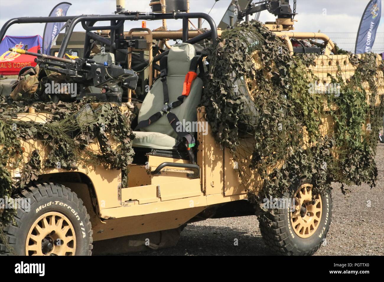 British army land rover hi-res stock photography and images - Alamy