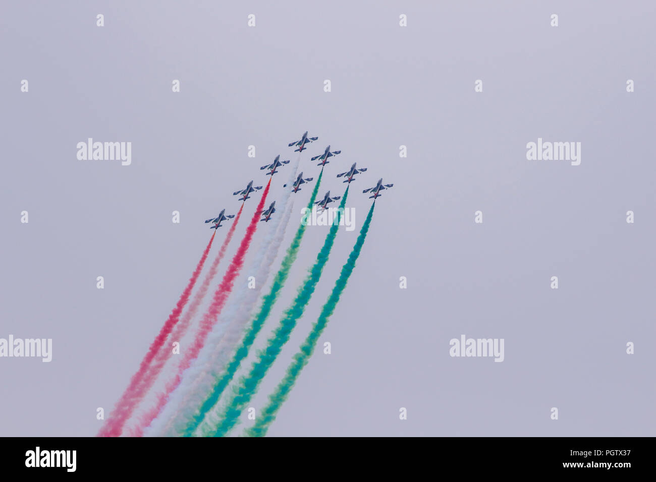 Aerobatic team performs flight, Planes flying in formation, Air show ...