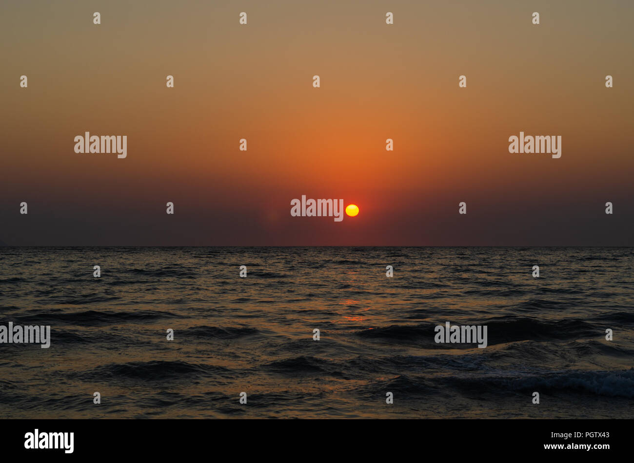 Hitting the horizon hi-res stock photography and images - Alamy