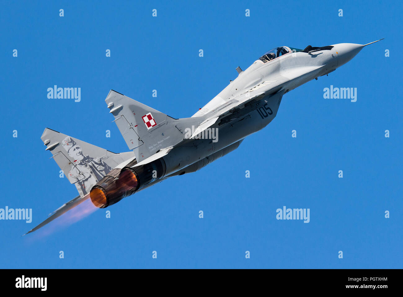 Mikoyan mig 29 fulcrum hi-res stock photography and images - Alamy