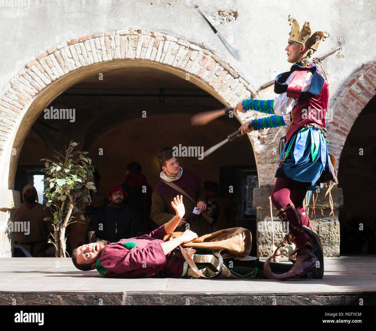 Jester juggling knives hi-res stock photography and images - Alamy