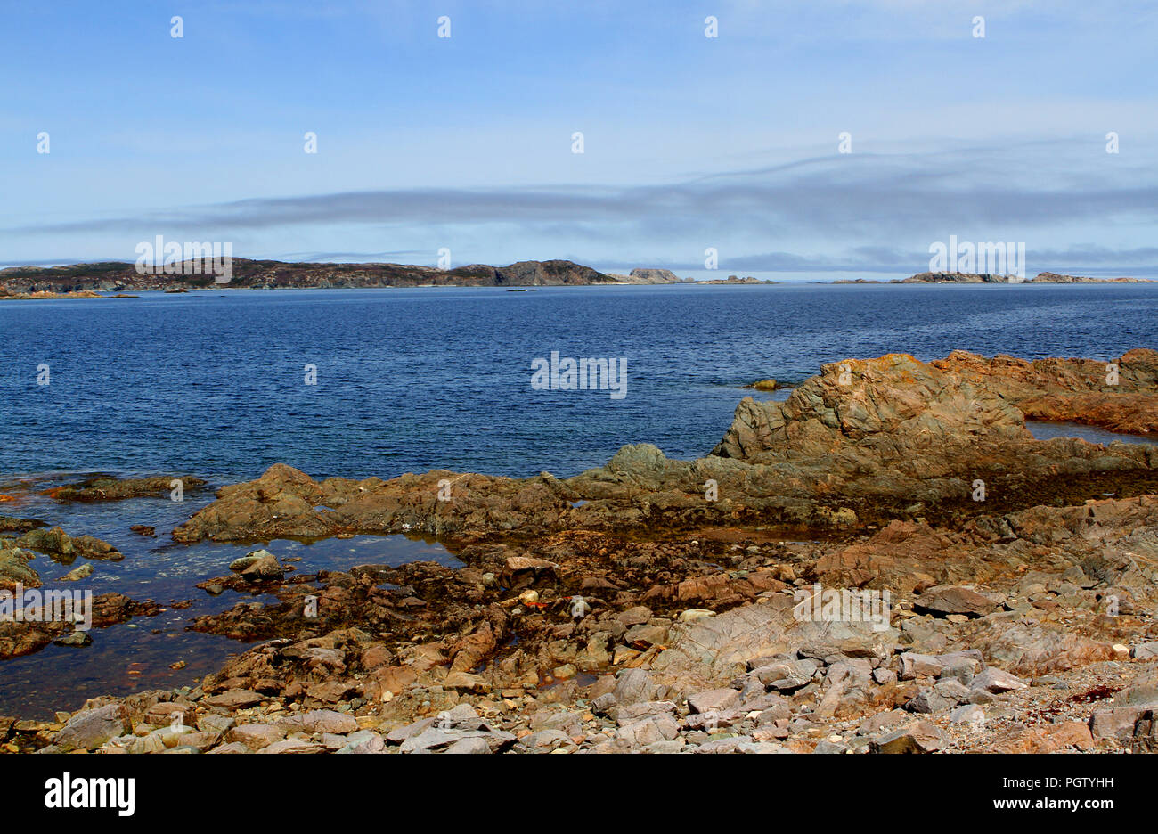 Newfoundland ocean rocks shoreline hi-res stock photography and images ...