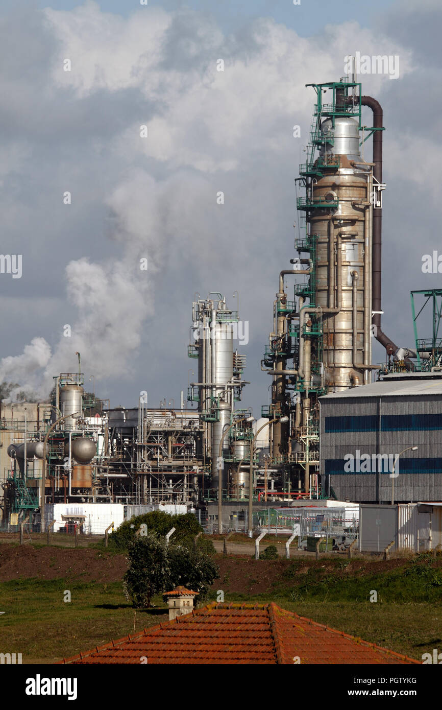 Part of a big oil refinery seeing steam Stock Photo - Alamy