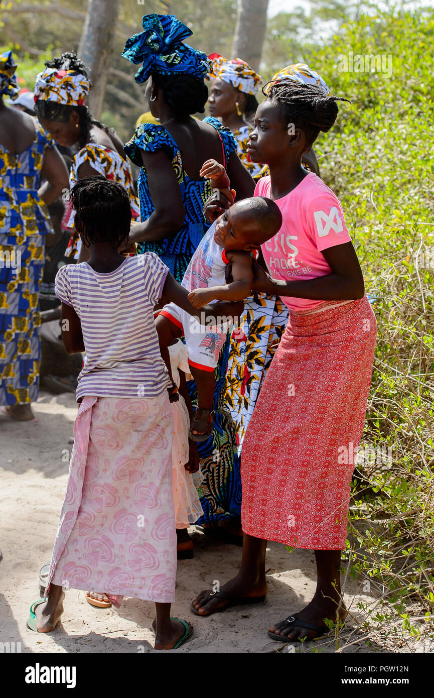 Diola people hi-res stock photography and images - Alamy