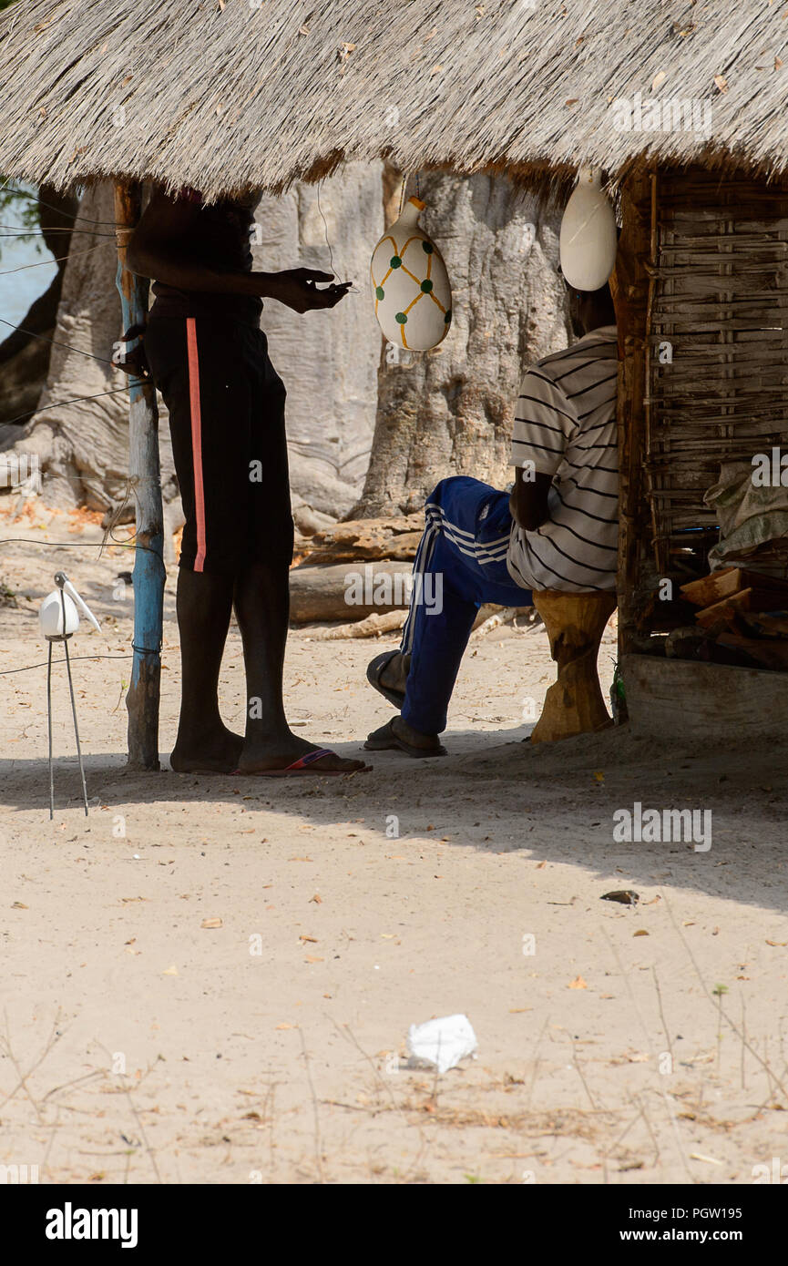 Diola people hi-res stock photography and images - Alamy