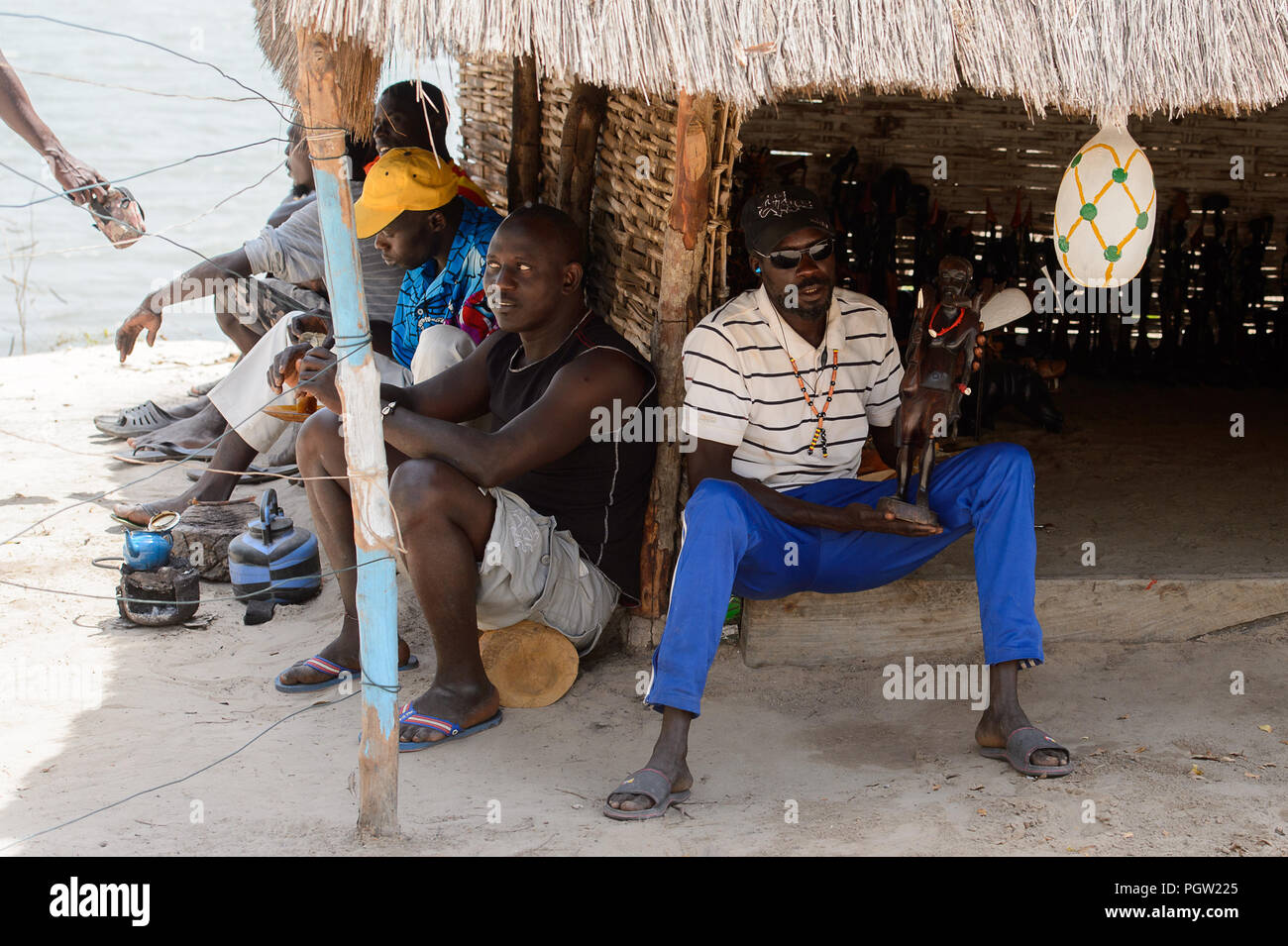 Diola people hi-res stock photography and images - Alamy