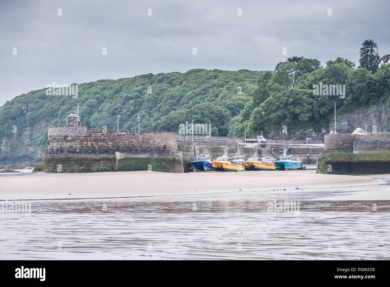 Saundersfoot village wales hi-res stock photography and images - Alamy