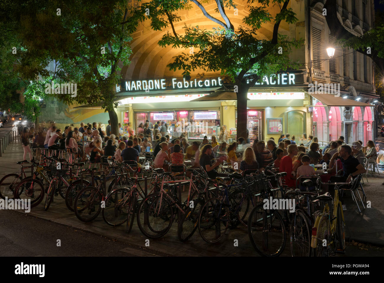 Bouchon lyonnais hi-res stock photography and images - Alamy