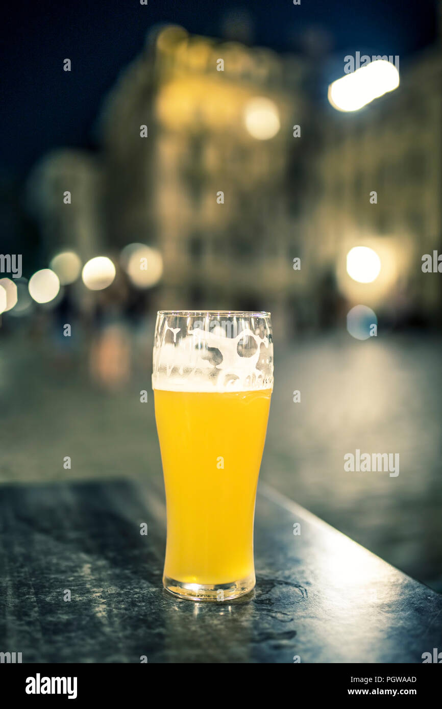 Beer night hi-res stock photography and images - Alamy