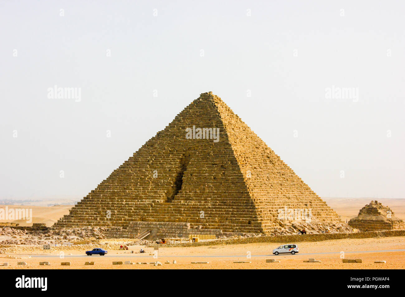 The Great Sphinx of Giza with the Pyramid of Khafre, Giza pyramid ...