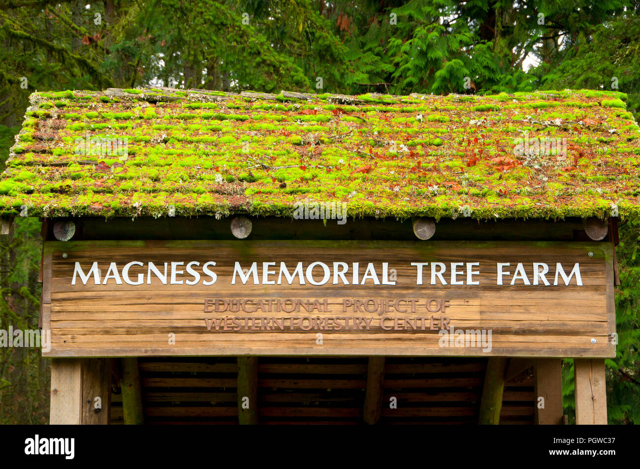 Farm display roof, Magness Memorial Tree Farm, Oregon Stock Photo - Alamy