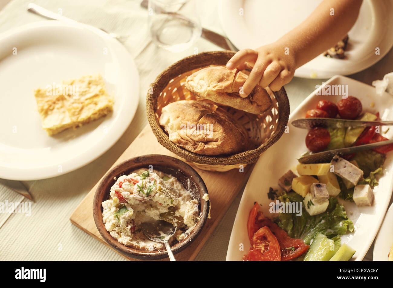 Country style bread hi-res stock photography and images - Alamy