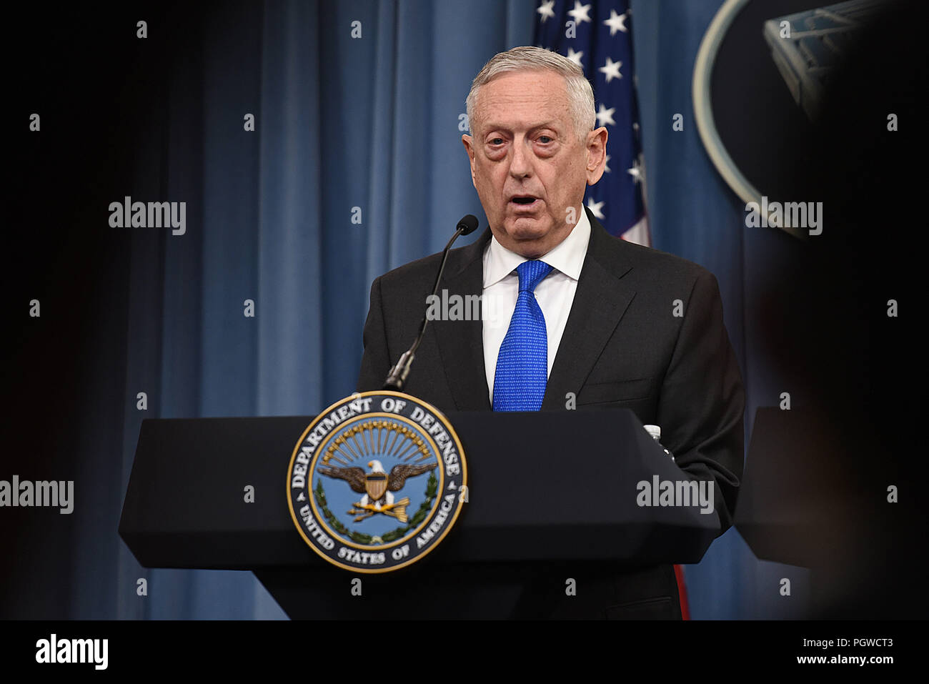 U s marine corps gen james n mattis hi-res stock photography and images - Alamy