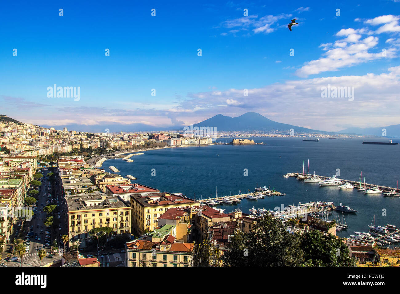 Harbor bay naples vesuvius hi-res stock photography and images - Alamy