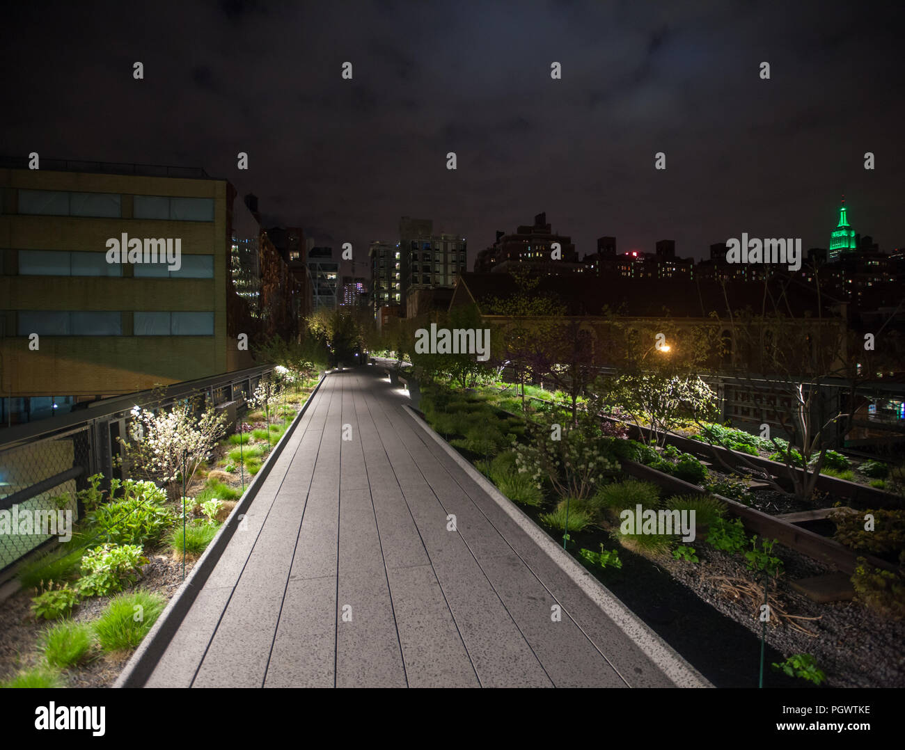High line railroad hi-res stock photography and images - Alamy