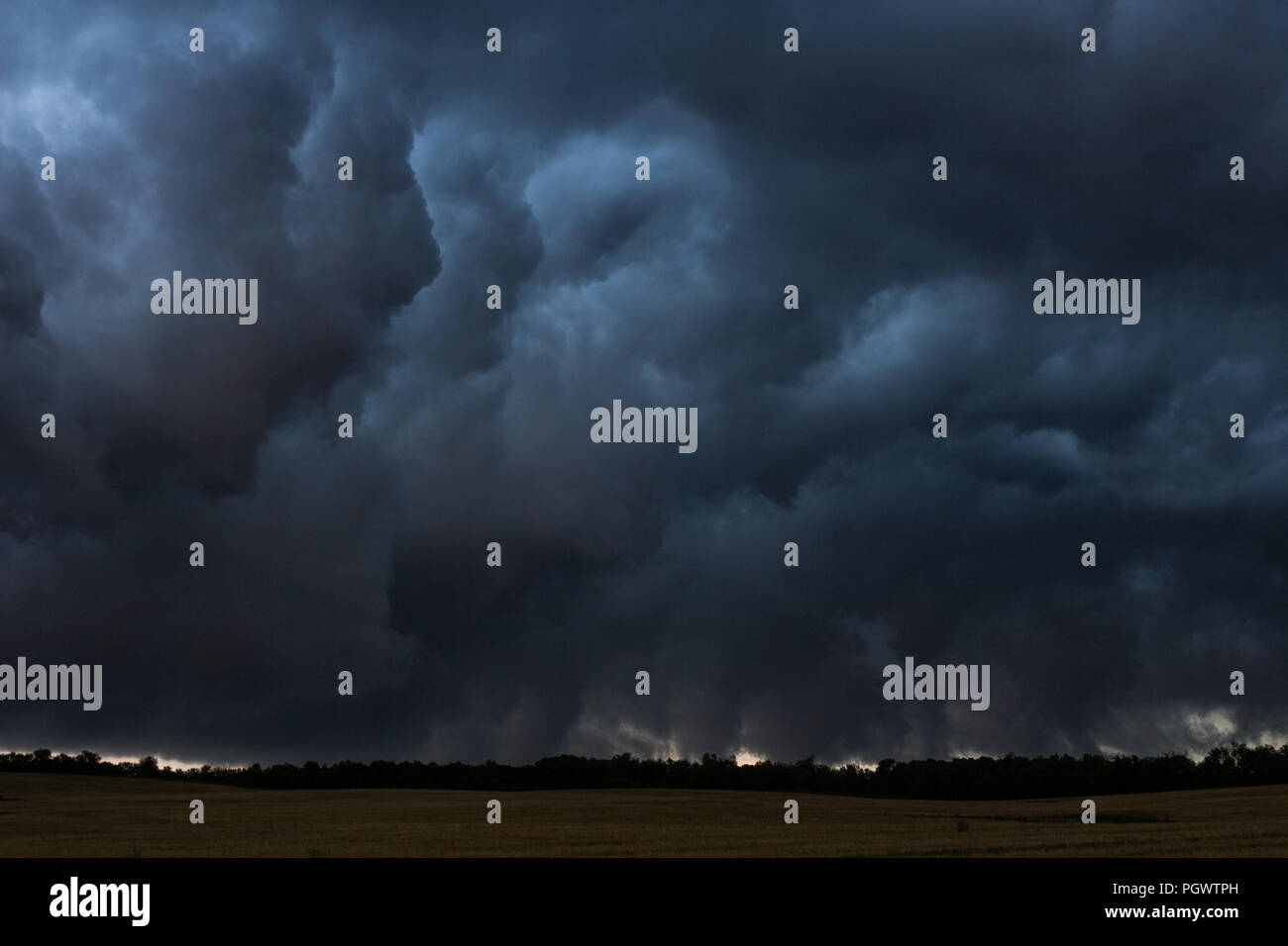 Heavy dark cloudy sky Stock Photo - Alamy