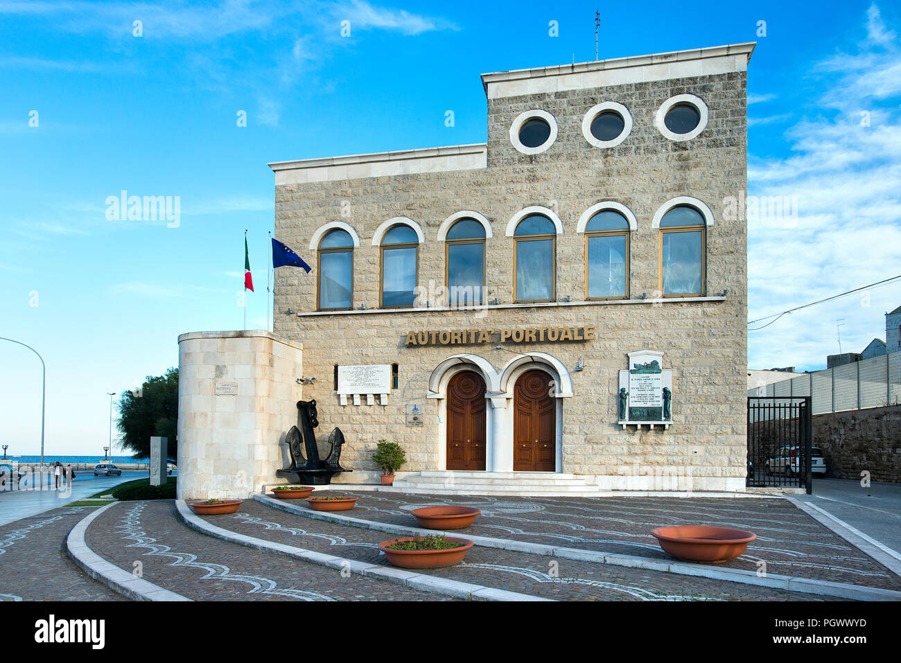 Autorita portuale hi-res stock photography and images - Alamy