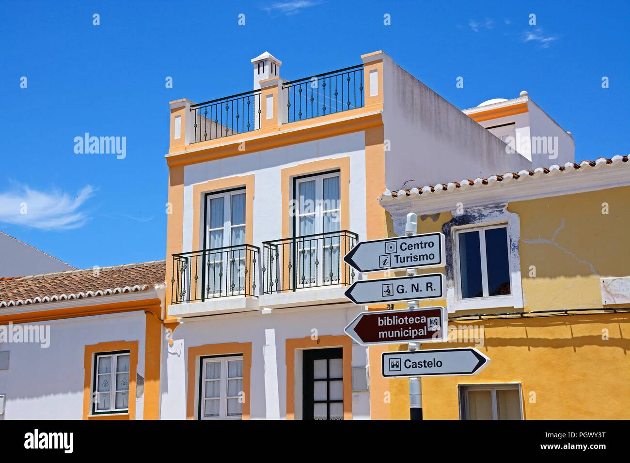 Portuguese house balcony hi-res stock photography and images - Alamy
