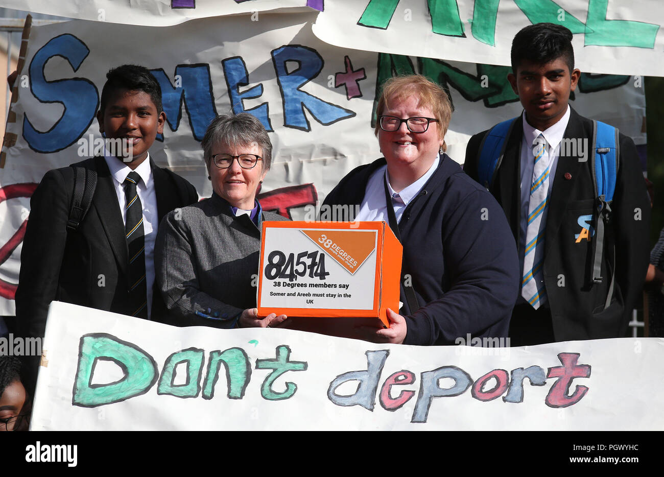 Box moderator hi-res stock photography and images - Alamy