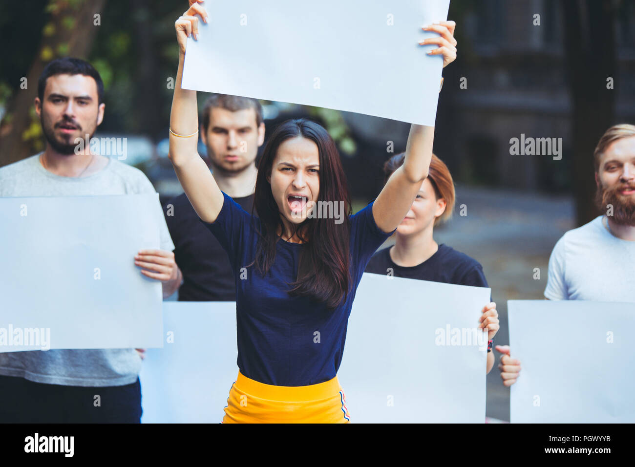Angry crowd hi-res stock photography and images - Alamy