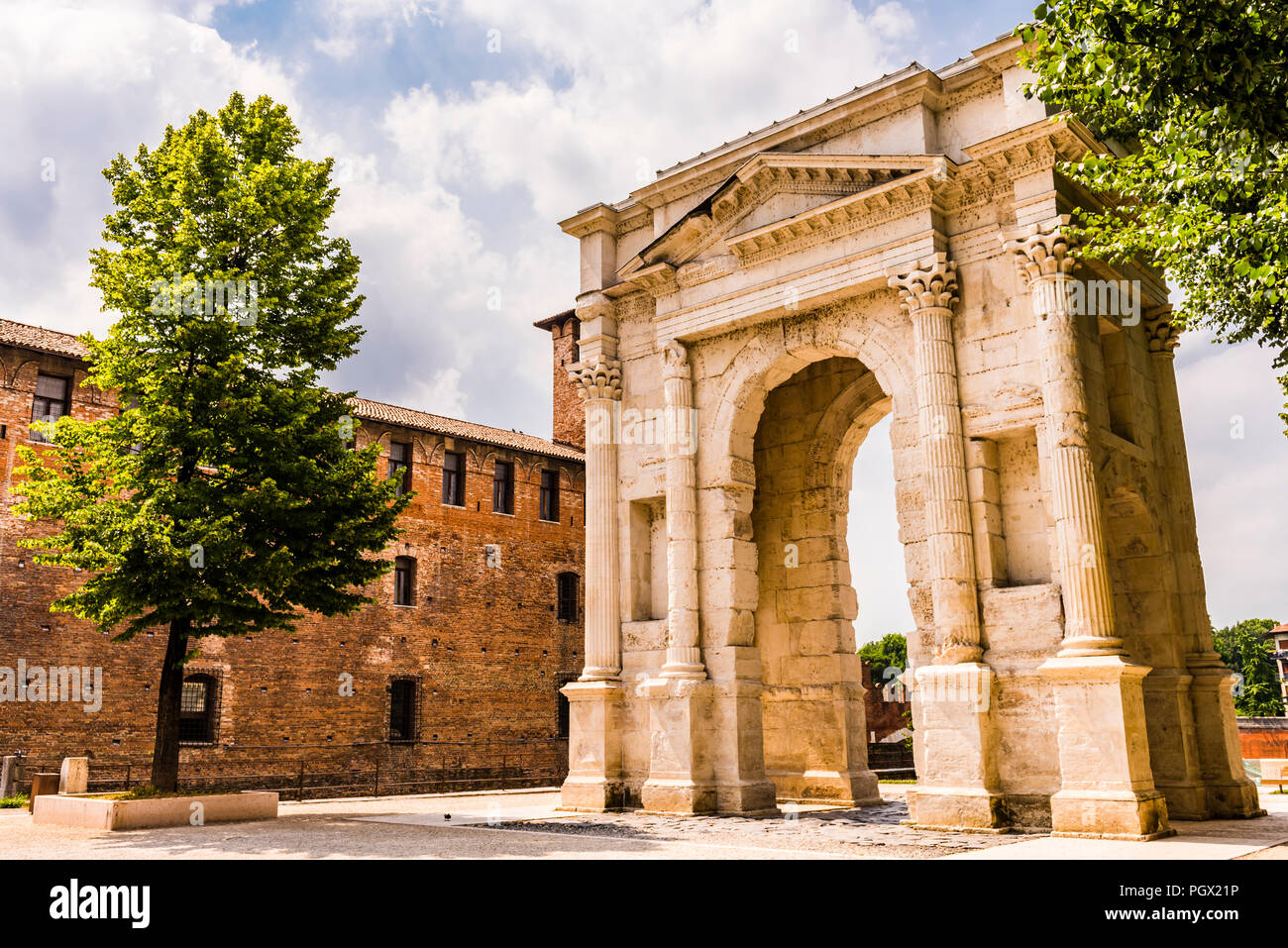 Arco dei gavi, verona hi-res stock photography and images - Alamy