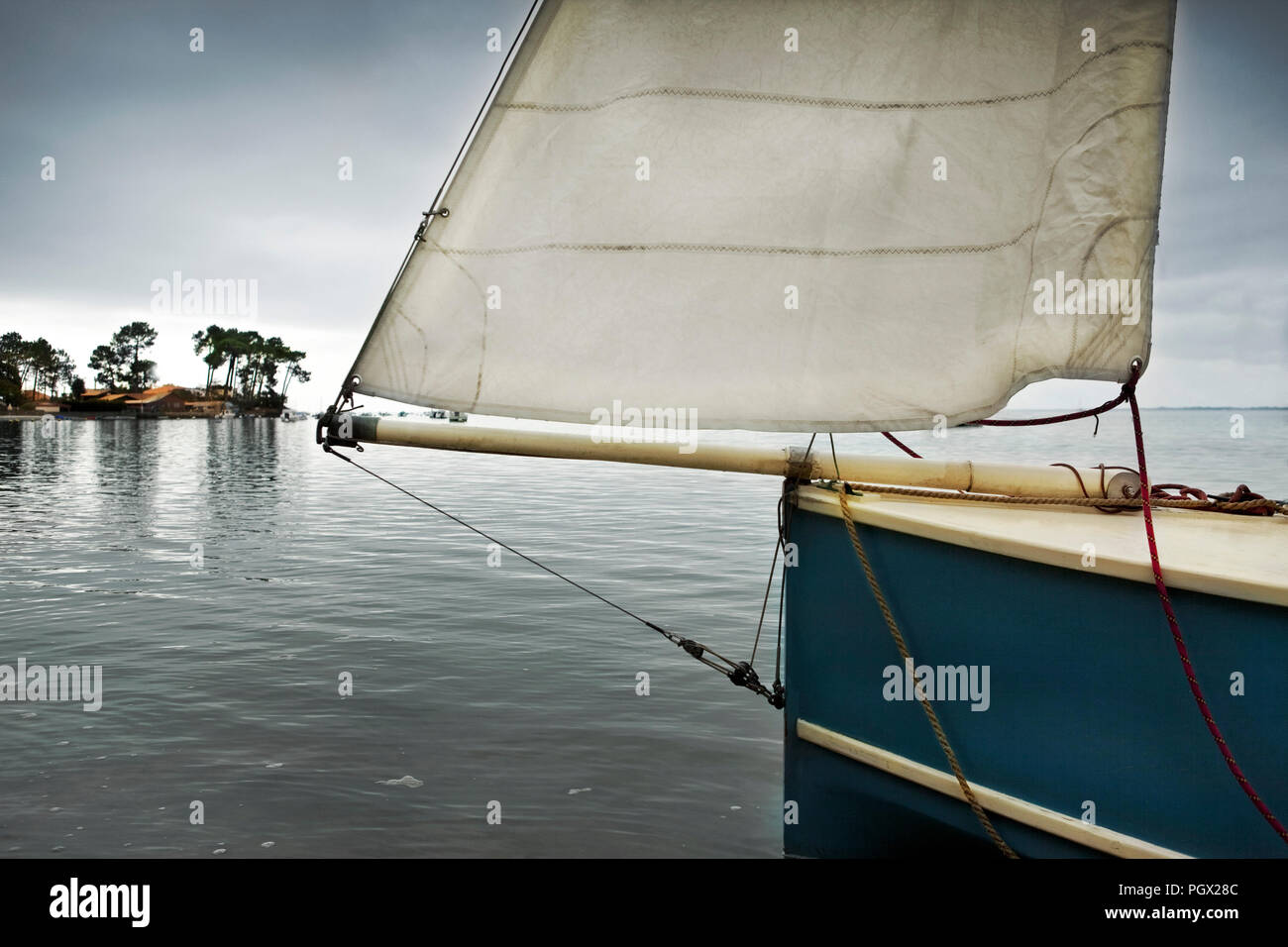 Facing sailing hi-res stock photography and images - Alamy